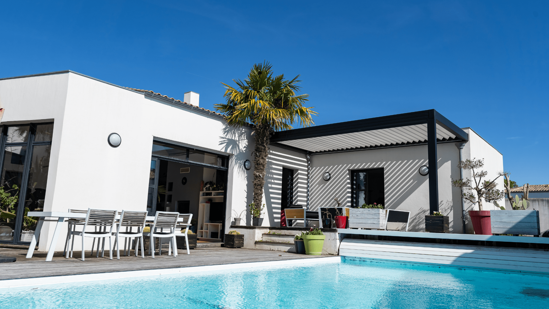 Creating a Seamless Indoor-Outdoor Transition | Indian Ocean Landscapes Creating a Seamless Indoor-Outdoor Transition | Indian Ocean Landscapes